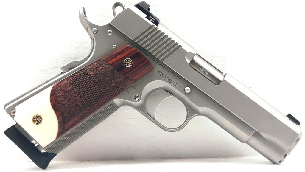 Dan Wesson 1911 Valor Commander 9x19 - Nova Tactical